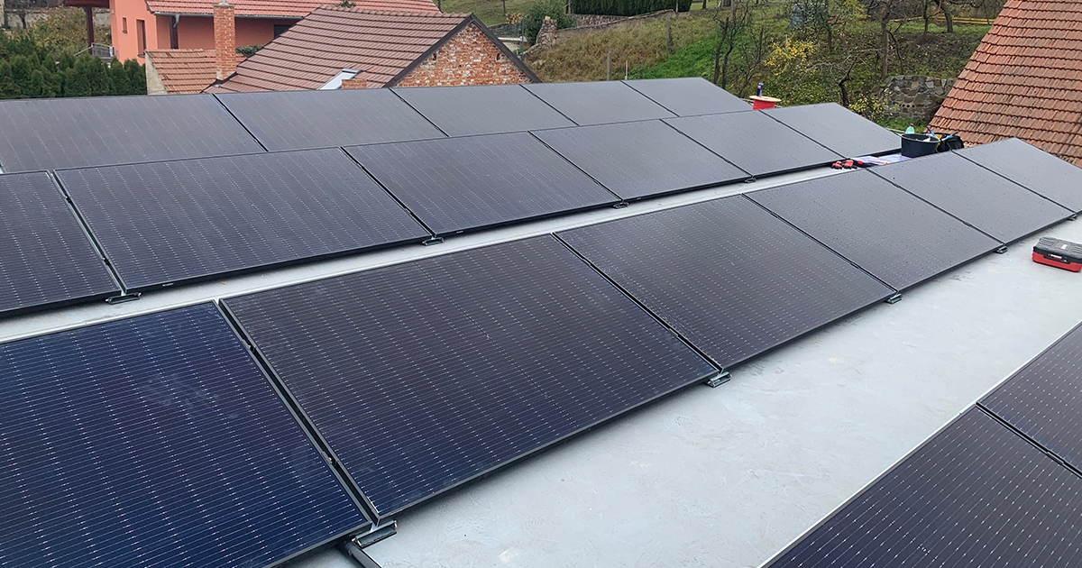 Realizace: Fotovoltaická elektrárna se systémem Solax | Intelio ...